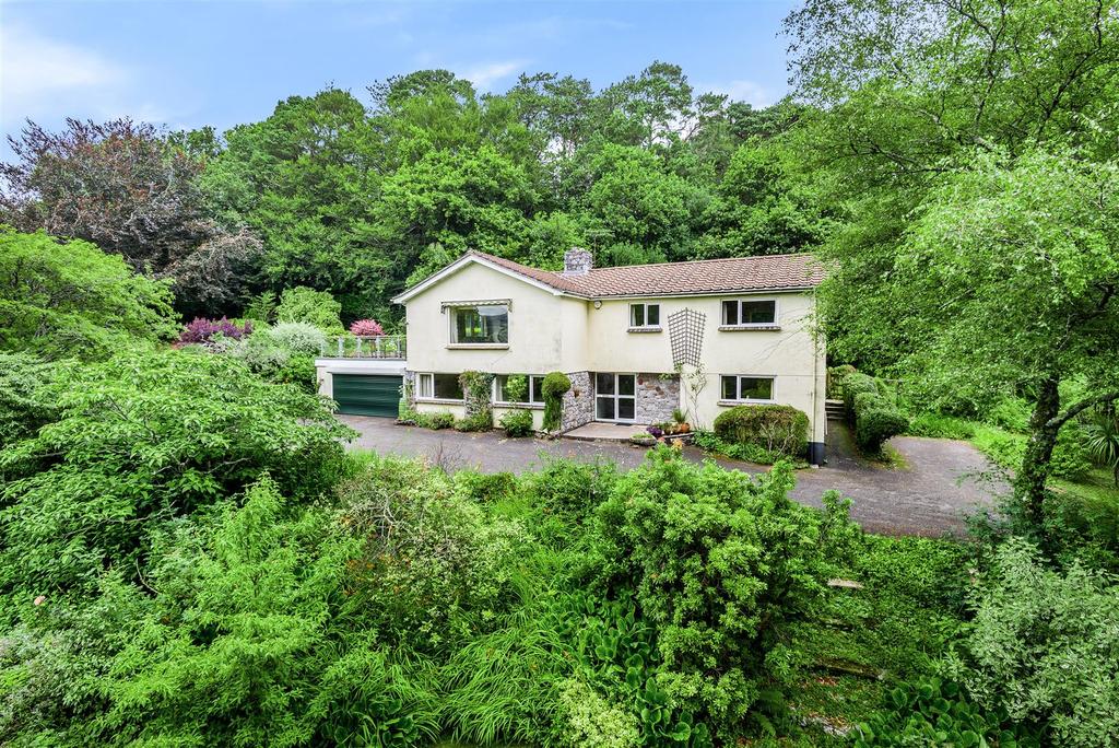 Hawson Court, Buckfastleigh 5 bed detached house - £850,000