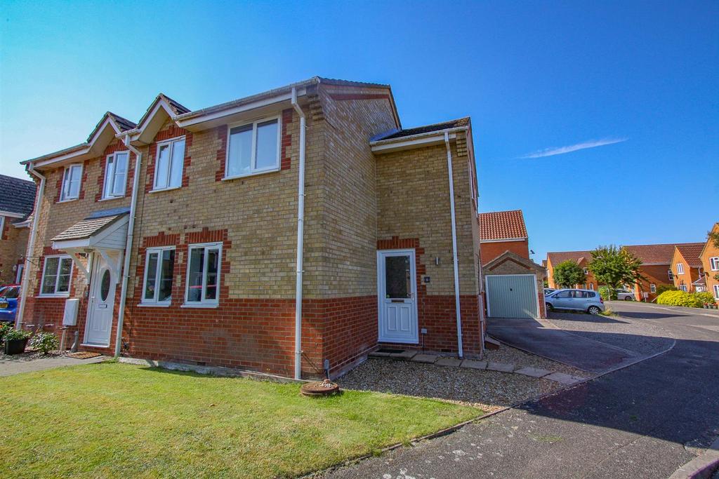 Appletree Grove, Burwell, Cambridge 4 bed semi-detached house - £1,400 ...