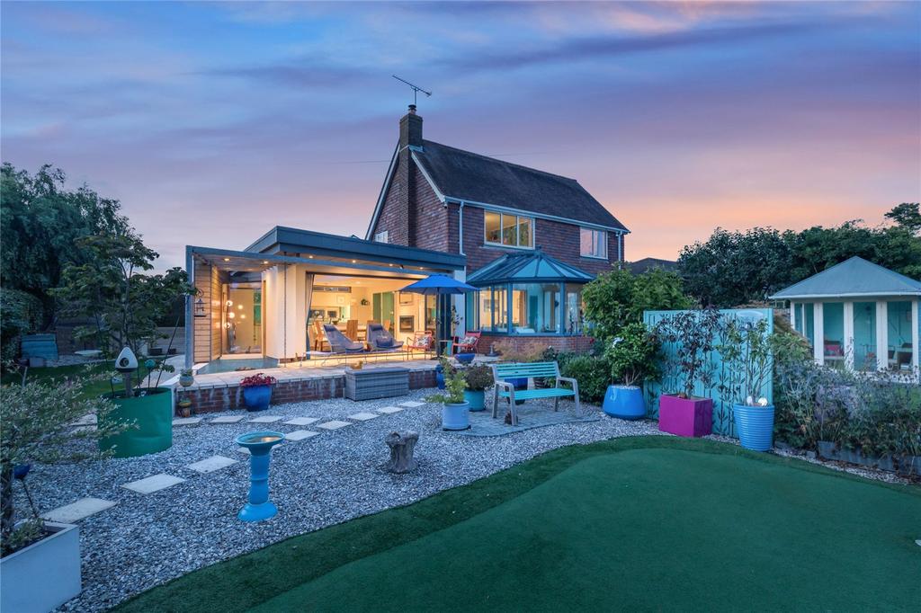 The Street, Worthing, BN13 3 bed detached house - £800,000