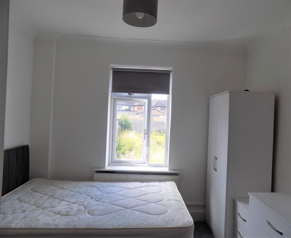 Avondale Road, Room 4, Luton... 1 bed in a house share - £275 pcm (£63 pw)