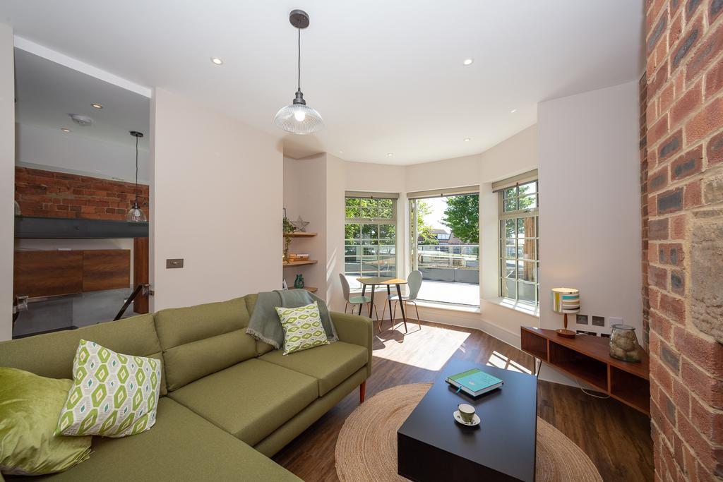 Flat 3 - No.10 The Green, Horsforth... 1 bed apartment - £965 pcm (£223 pw)
