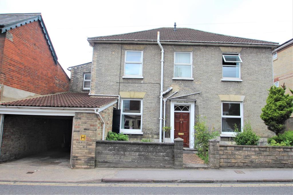61a Devizes Road, Salisbury, SP2 7LQ 2 bed ground floor flat - £229,950