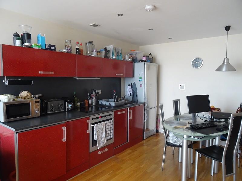Altolusso, Bute Terrace, Cardiff. CF10 1 bed apartment - £925 pcm (£213 pw)