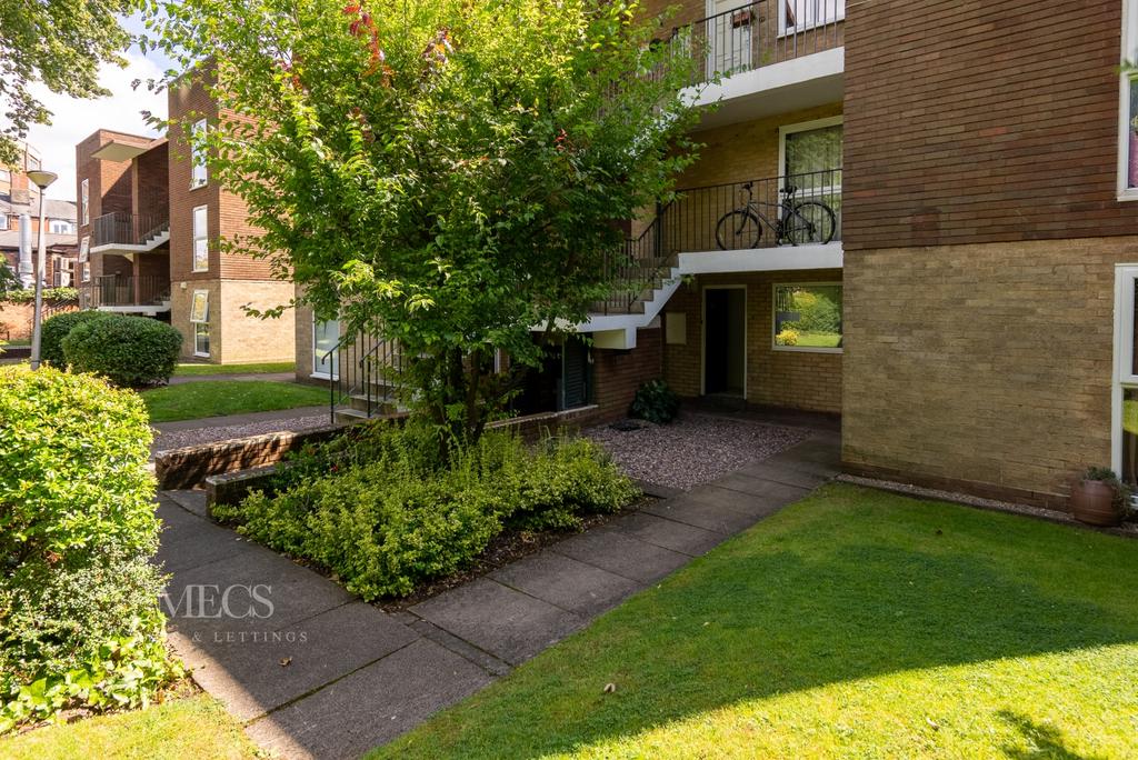 Griffin House, 233 Hagley Road... 2 bed apartment - £850 pcm (£196 pw)