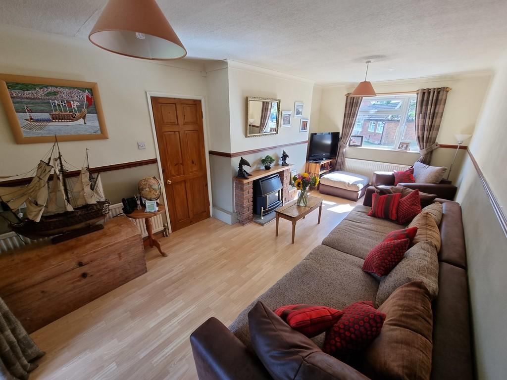 The Crescent, Asfordby 3 bed semi-detached house - £280,000