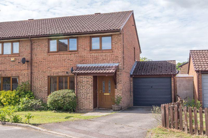 West Totton 3 Bed Semi Detached House For Sale £365 000
