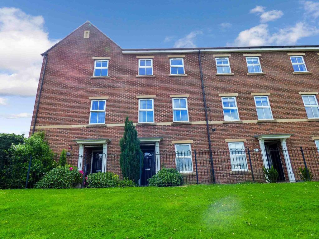 Ayden Grove, Newton Hall, Durham... 4 bed townhouse - £895 pcm (£207 pw)