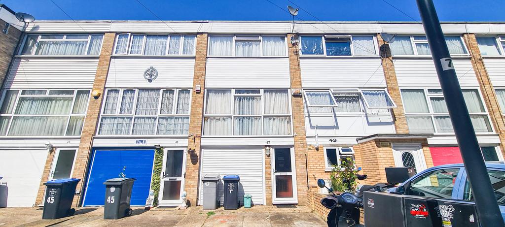 Wembley, HA0 3 bed townhouse - £1,550 pcm (£358 pw)