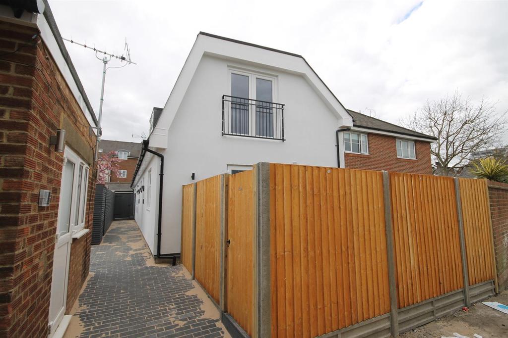 Lind Road, Sutton 1 bed apartment - £265,000