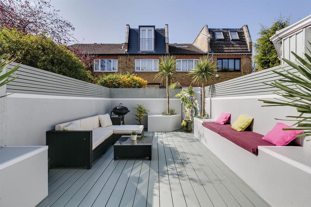 Stevenage Road, SW6 3 bed terraced house - £2,999 pcm (£692 pw)