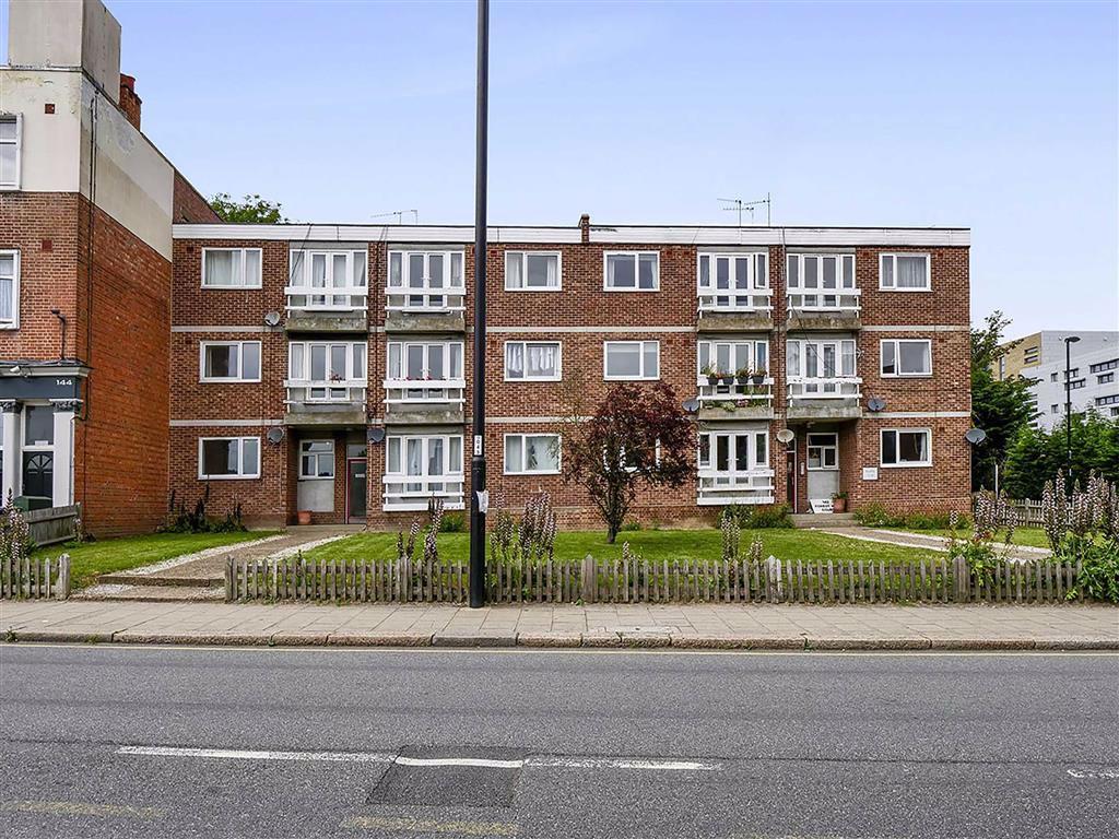 Foresthill Court, Sydenham 2 bed flat - £275,000