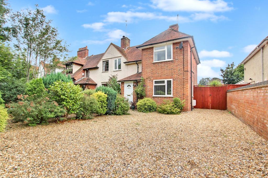 Shinfield Road, Reading, RG2 3 bed end of terrace house - £450,000
