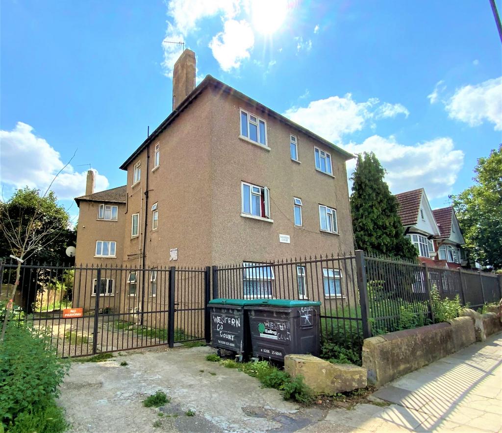 Western Road, Southall, UB2 2 bed flat - £225,000
