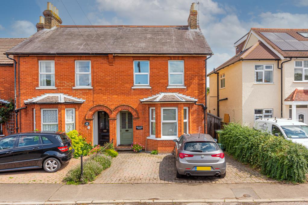 Ashtead Village 3 bed semi-detached house - £650,000