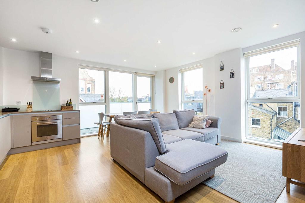 Aura House, Oldridge Road, Balham... 2 bed flat - £570,000