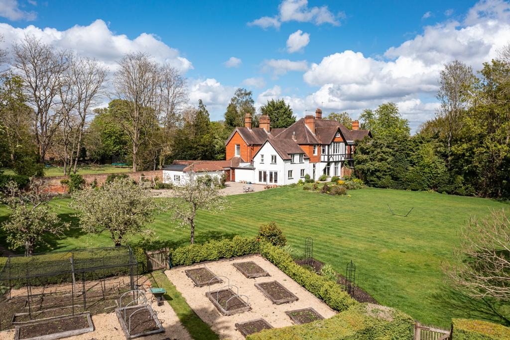CHOBHAM 6 bed property - £1,850,000