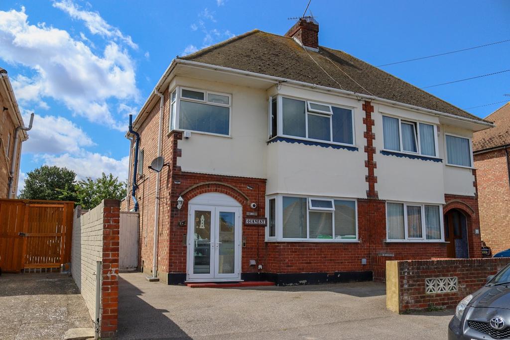 St. James Avenue, Ramsgate 3 bed semi-detached house - £300,000