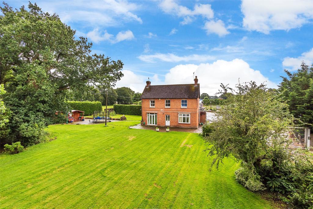 Plough Road, Smallfield, Horley, RH6 5 bed detached house - £2,750,000