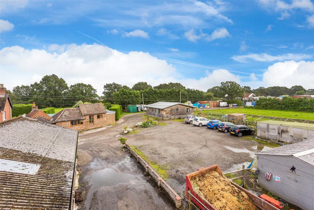 Plough Road, Smallfield, Horley, RH6 5 bed detached house - £2,750,000