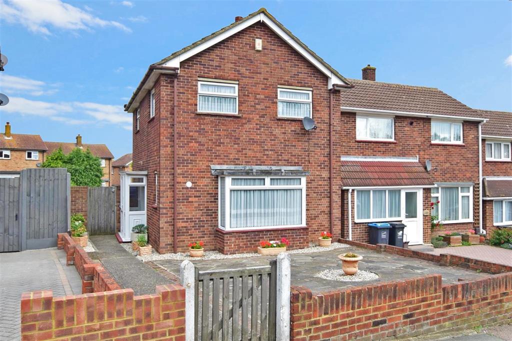 College Road, Margate, Kent 2 bed end of terrace house - £260,000