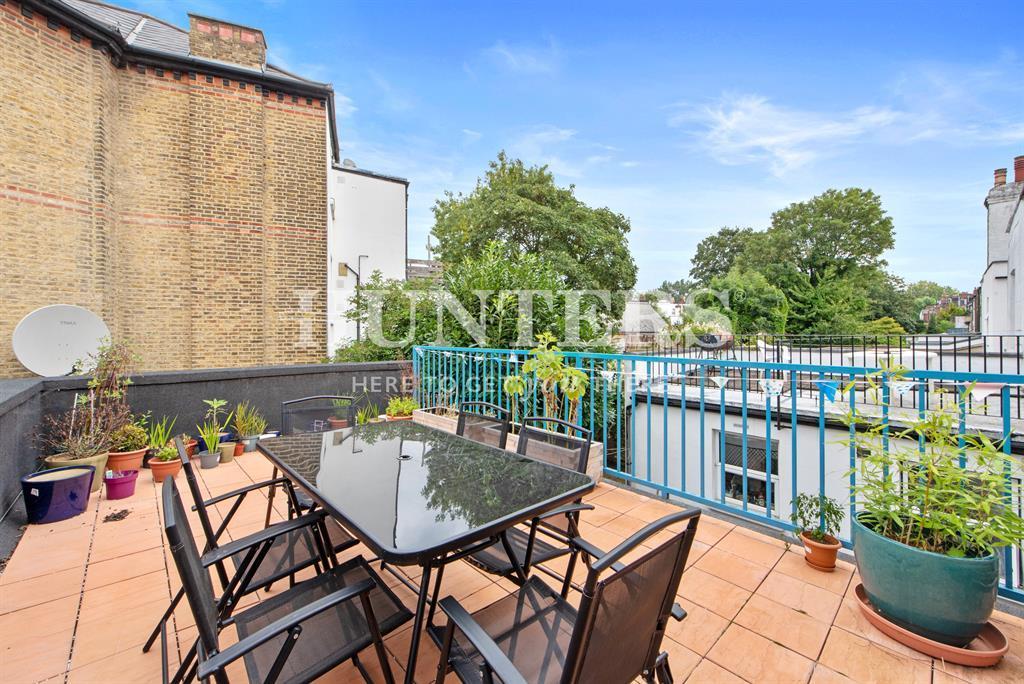 Iverson Road, London, NW6 2QY 2 bed flat - £1,800 pcm (£415 pw)