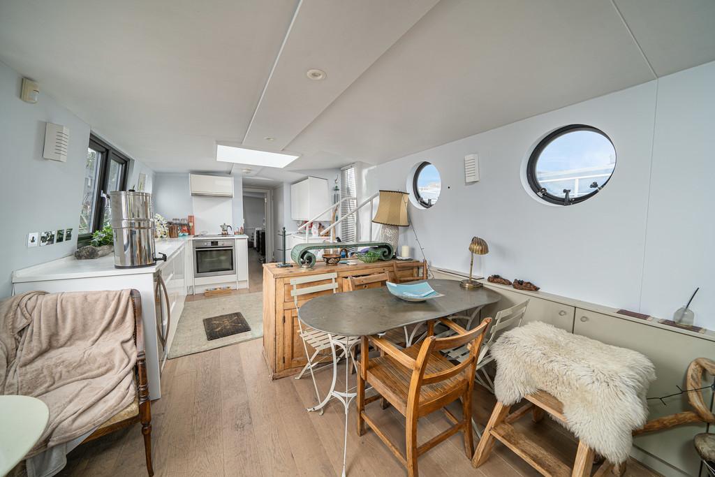 Cheyne Pier, Cheyne Walk 1 bed houseboat - £350,000