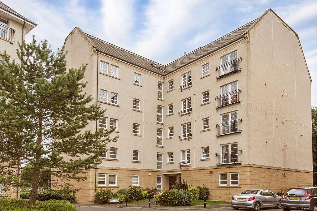 Powderhall Rigg, Edinburgh, EH7 4GA 3 bed flat - £310,000
