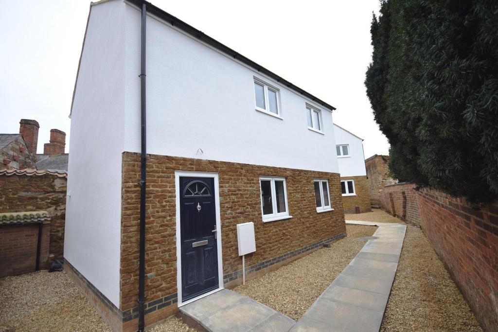 11a High Street, Rothwell, Kettering 2 bed detached house - £795 pcm (£ ...