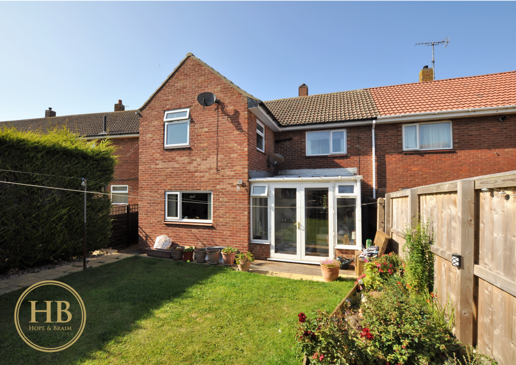 7 Derwent Road, Whitby 4 bed semi-detached house - £269,000