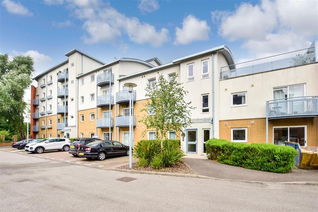 Trafalgar Gardens, Three Bridges... 2 bed ground floor flat - £215,000