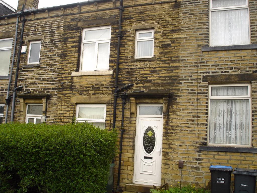 Broadstone Way, Bradford, West... 3 bed terraced house - £550 pcm (£127 pw)