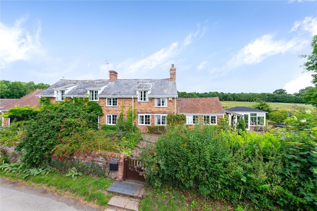 Whitton, Ludlow 4 bed property with land - £775,000