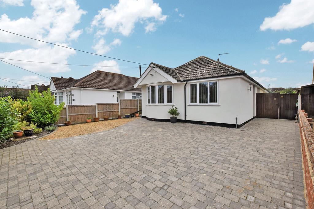 Rowhedge Road, Colchester, CO2 8EL 3 bed detached bungalow - £400,000
