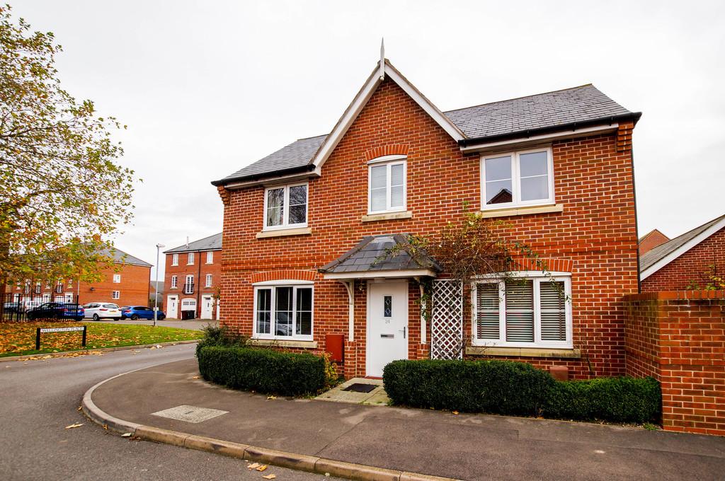 Windmill Drive, Tangmere 3 bed detached house - £1,495 pcm (£345 pw)