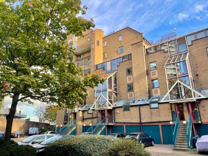 Asher Way, E1W 1 bed apartment - £1,699 pcm (£392 pw)