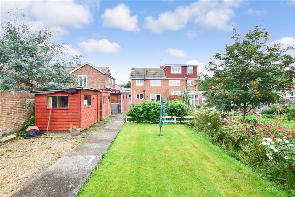Motney Hill Road, Rainham... 3 bed semi-detached house - £330,000