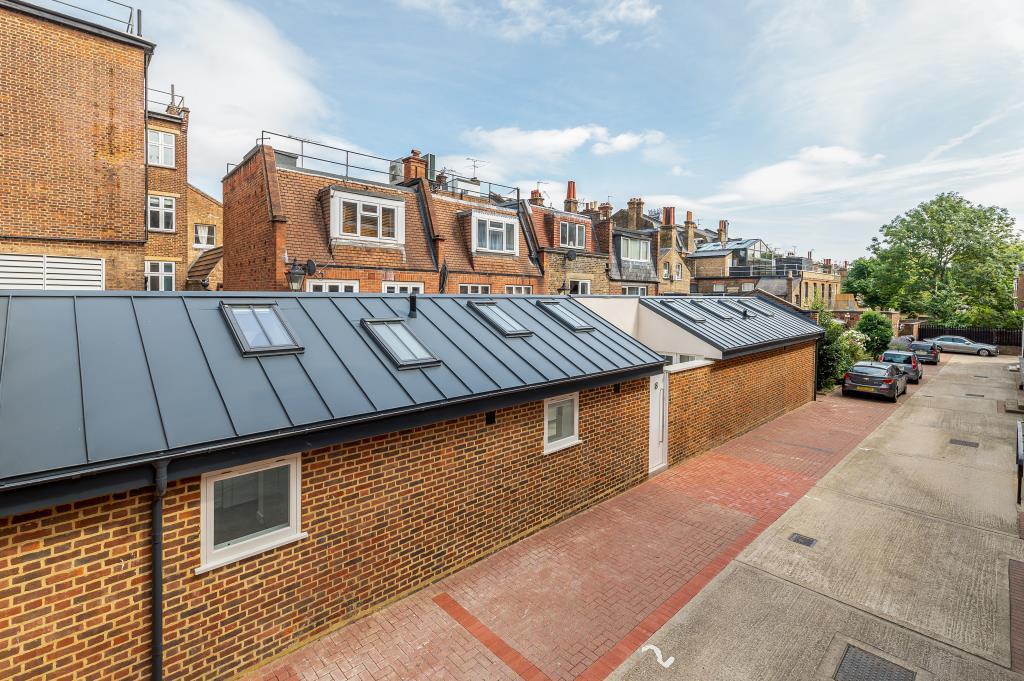 Cochrane Mews, St Johns Wood, NW8 2 bed terraced house - £1,000,000