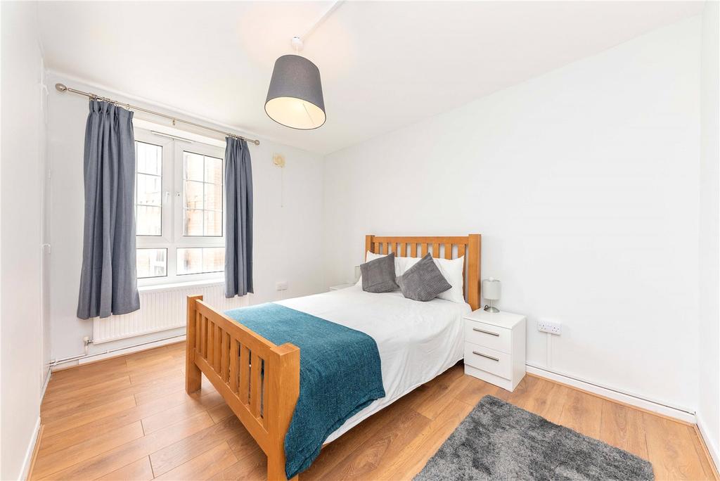 Garnet Street, Wapping, E1W 3 bed apartment - £2,100 pcm (£485 pw)
