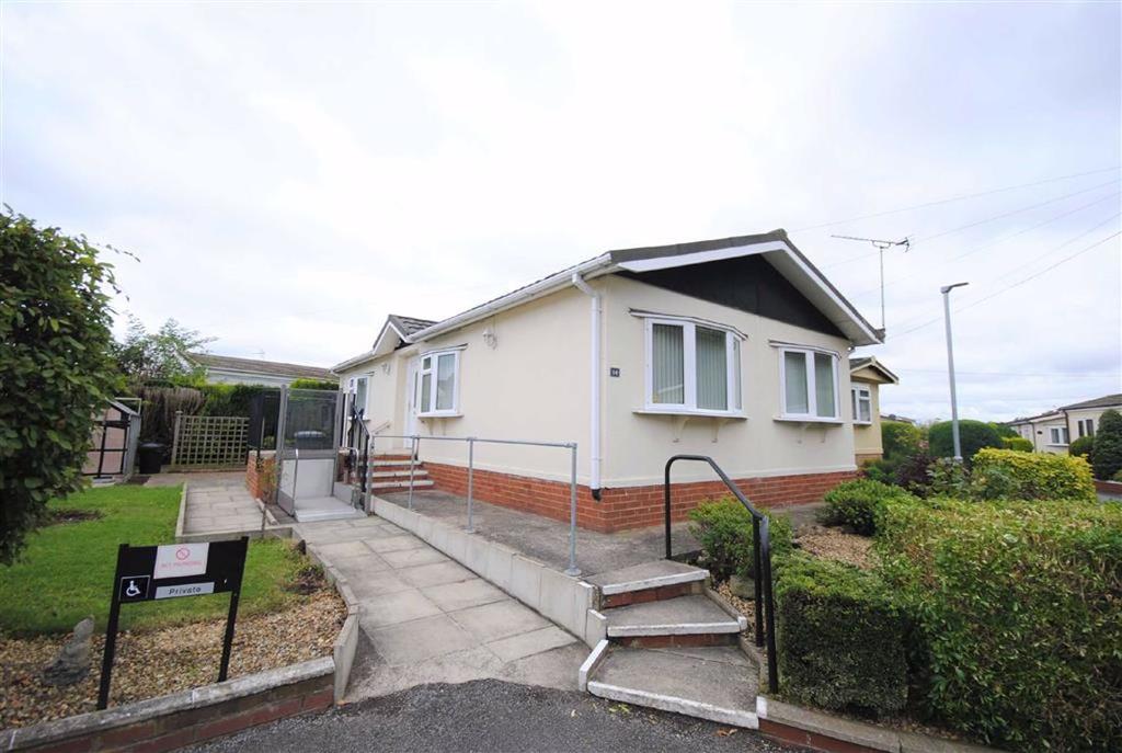 Newfield Crescent, Garforth, Leeds, LS25 2 bed park home - £125,000