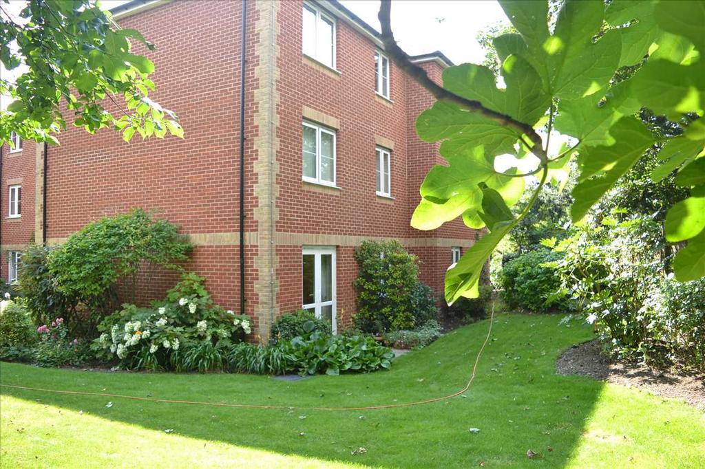 Chancellor Court, Broomfield Road... 2 bed retirement property - £265,000