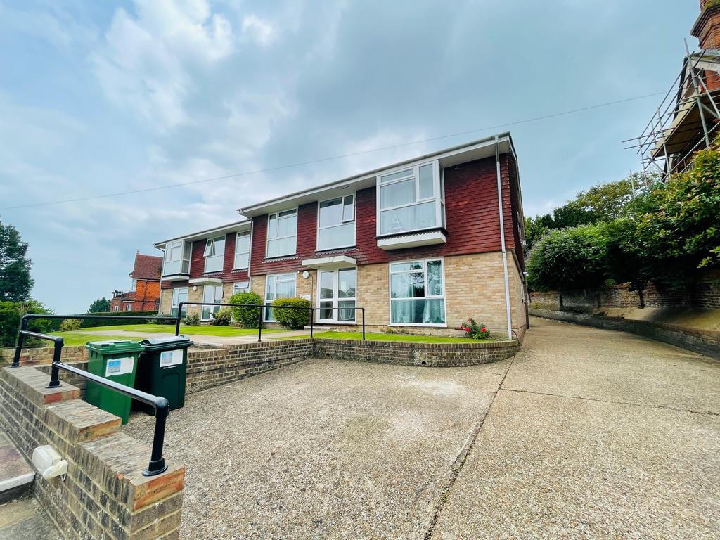 Carew Road, Eastbourne BN21 1 bed flat - £159,950