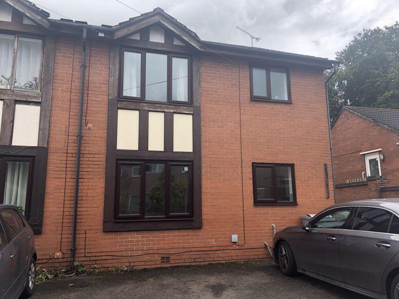 Dane Street, Congleton 2 bed apartment - £695 pcm (£160 pw)