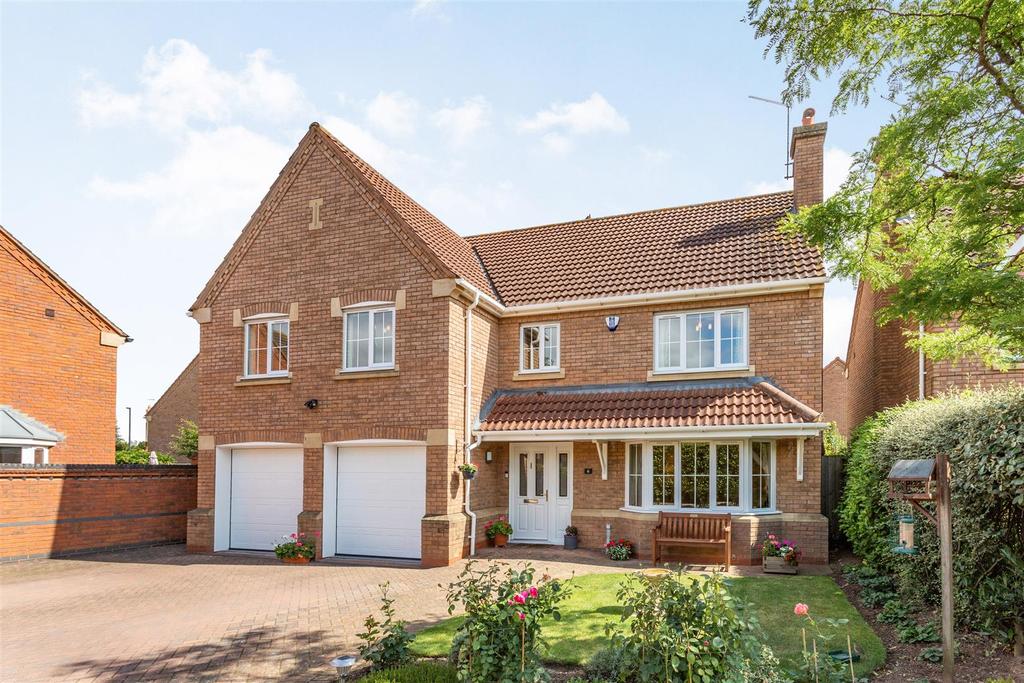 Cawston, Rugby, Warwickshire, CV22 7FA 5 bed detached house - £500,000
