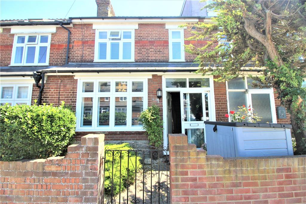Meadow Road, Gravesend, DA11 3 bed terraced house - £1,350 pcm (£312 pw)