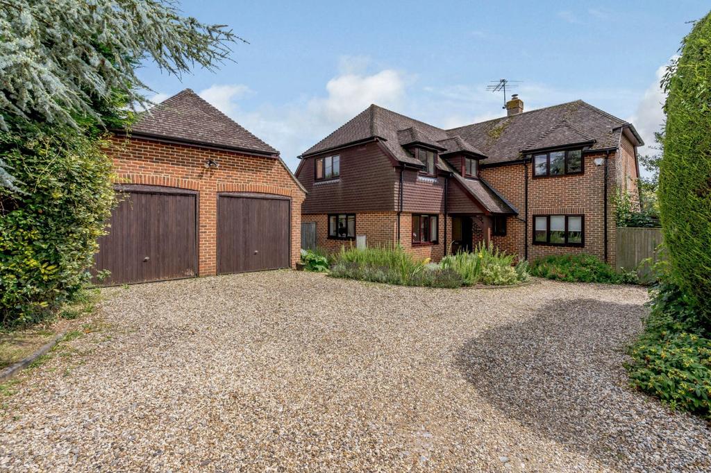 Wickens Corner, Beenham, Reading 4 bed detached house - £1,200,000