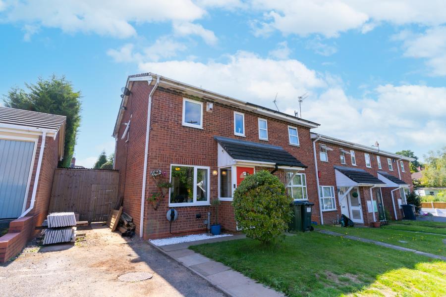 Humphrey Middlemore Drive, Harborne, B17 2 bed end of terrace house - £ ...
