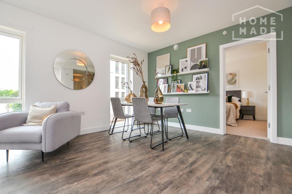 Millet Place, Royal Docks, E16 2 bed flat - £1,885 pcm (£435 pw)