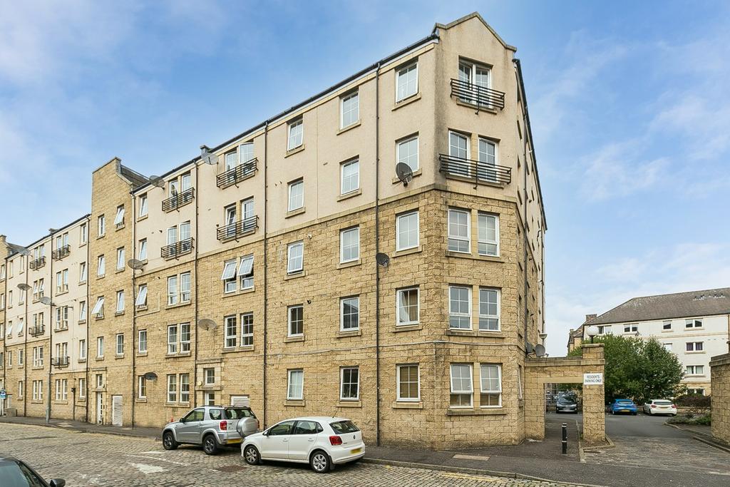 Mitchell Street, Leith, Edinburgh, EH6 1 bed flat - £175,000