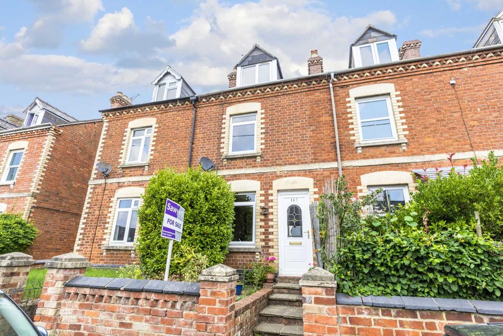 Horns Road, Stroud 3 bed terraced house - £285,000