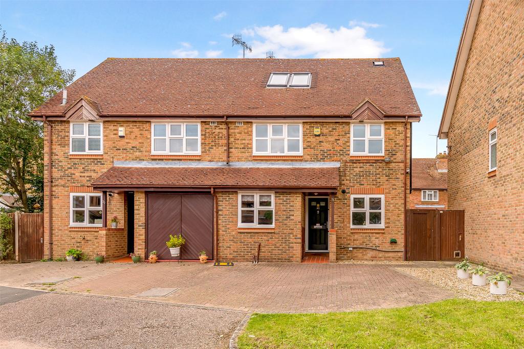 Gorse Drive, Smallfield, Surrey, RH6 4 bed semi-detached house - £480,000